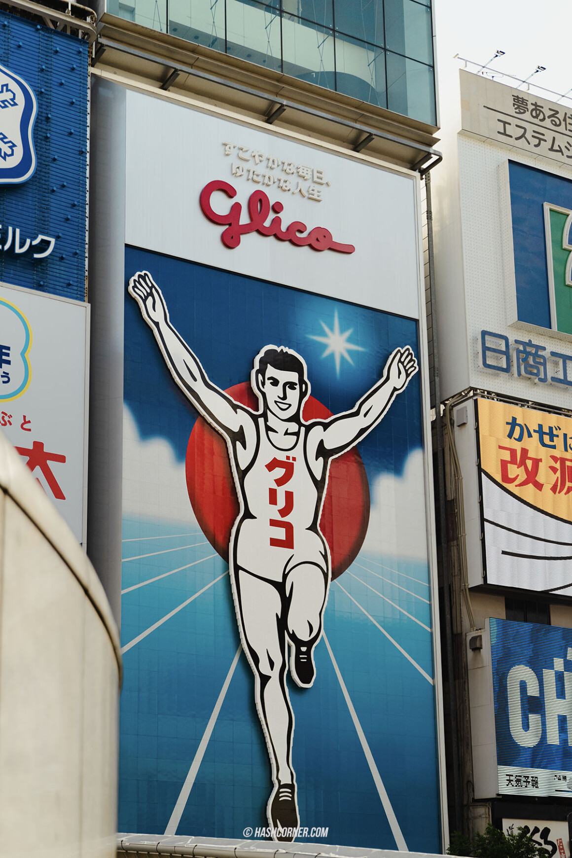 รีวิว ป้ายกูลิโกะ (Glico Running Man) x โอซาก้า ปักหมุดแลนด์มาร์ค ...